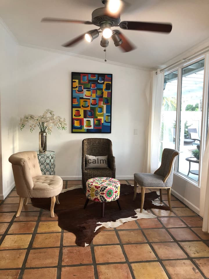 Updated Family Sunny Pool Home Palm Springs - Palm Springs, CA