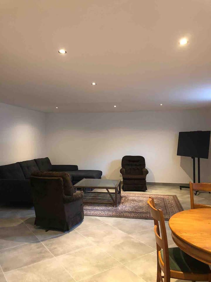 Magnifique T2 De 80m2 Avec Parking Privé Sur Place - Marignane