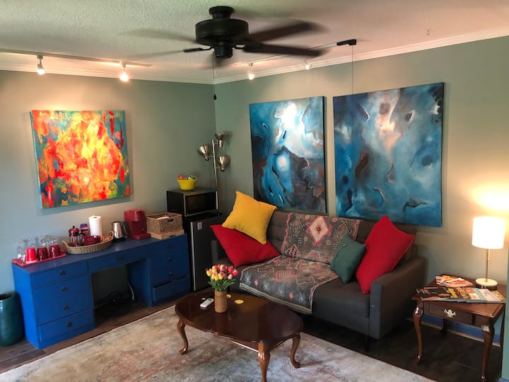 No Cleaning Fee.balcony Apt. Private Entry & Bath. - Birmingham, AL