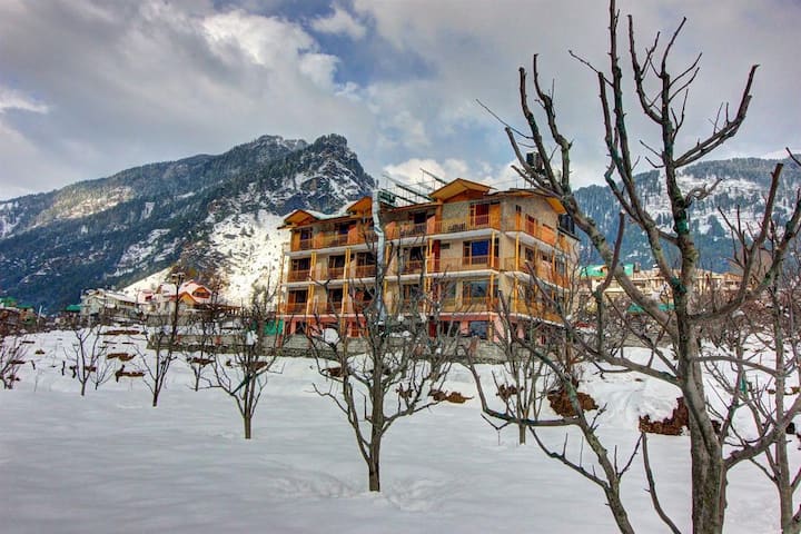 Cozy Room With Orchard View Amidst Apple Orchard1 - Manali