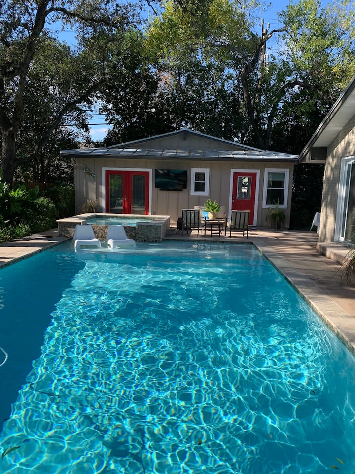 Under The Oaks Casita Azul  Perfect For Two - San Antonio, TX