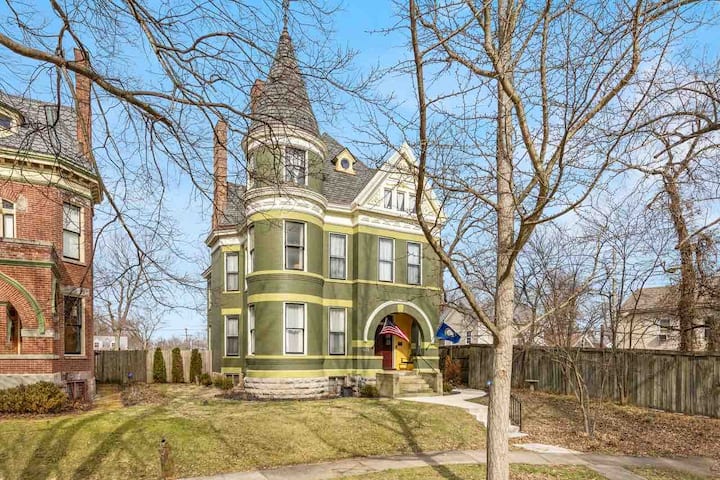 Historic Retreat In The Heart Of Lexington - Lexington, KY