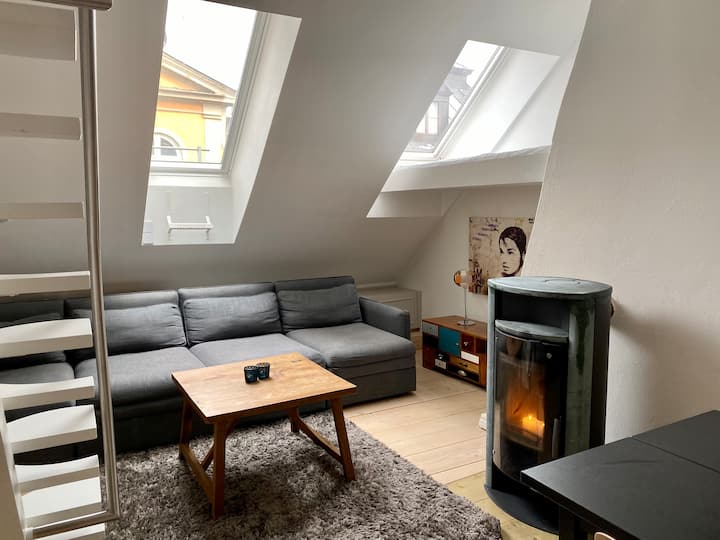 Stylish Attic, 400 Year Old House In Old Town - Solna