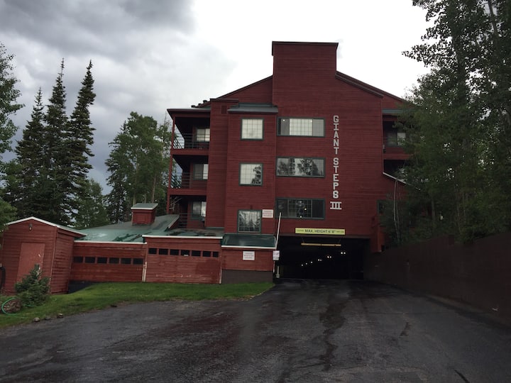 Giant Steps - Ski In/out, 1st Floor-brianhead - Brian Head, UT