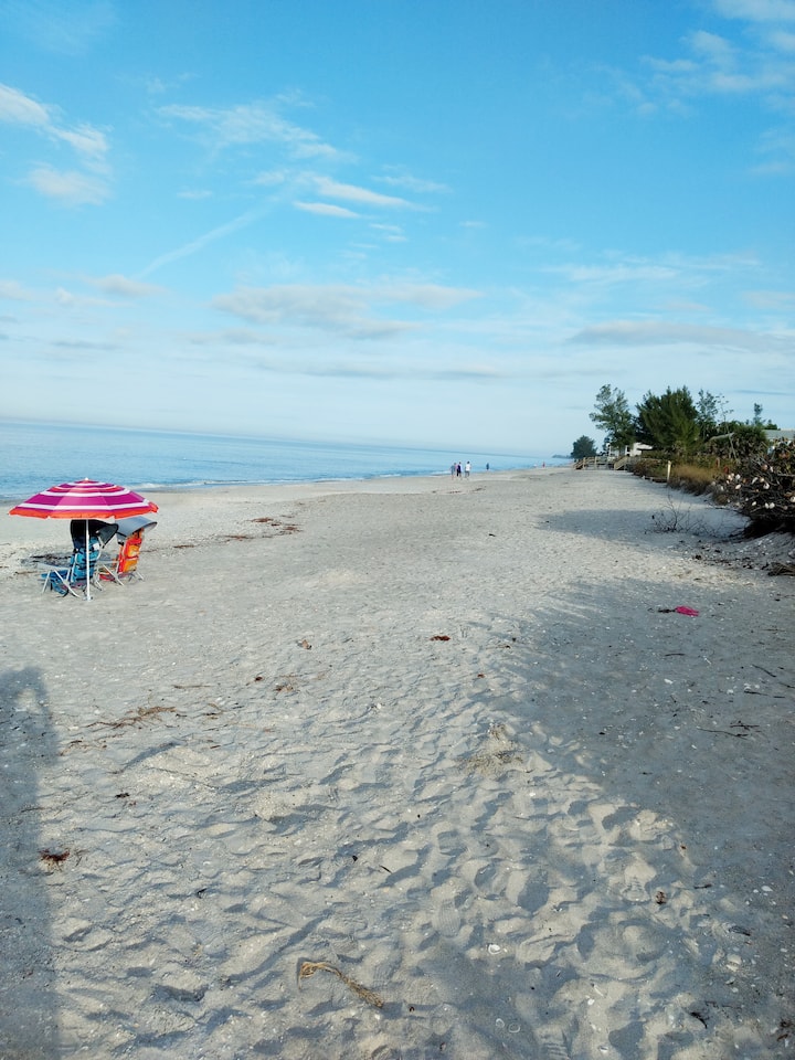 On Manasota Key W Direct Access To Our Beach! (A) - リトル・ガスパリーラ島, FL