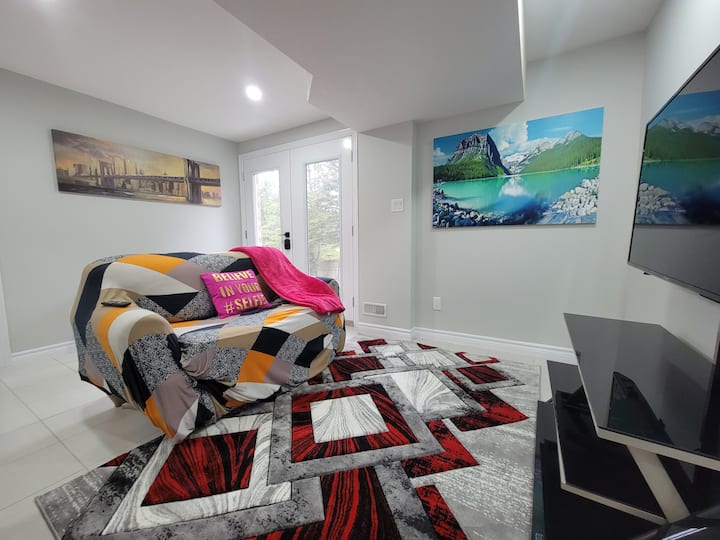 Charming Bedroom - Waterloo