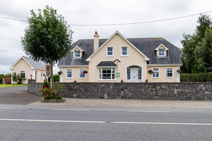 Nenagh Vacation Rentals & Homes - County Tipperary, Ireland | Airbnb