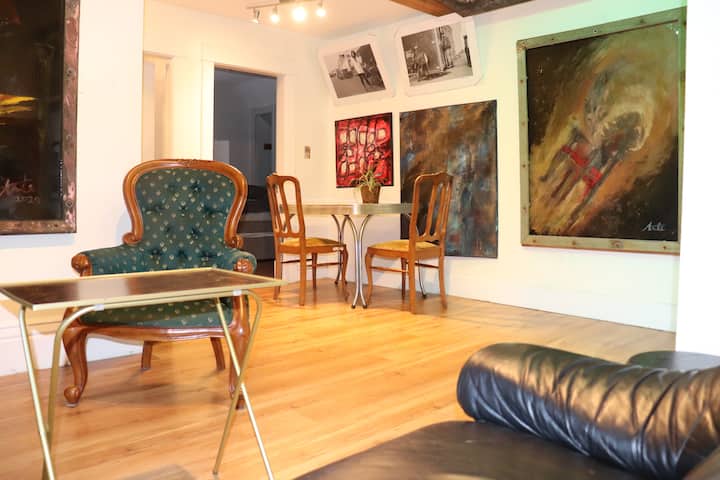 Kelowna Art Gallery Unit - Kelowna