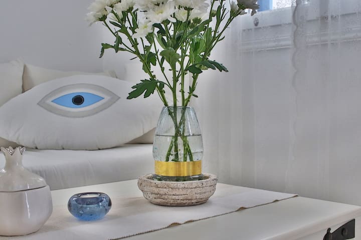 Nassim's Personalised White House - Mykonos