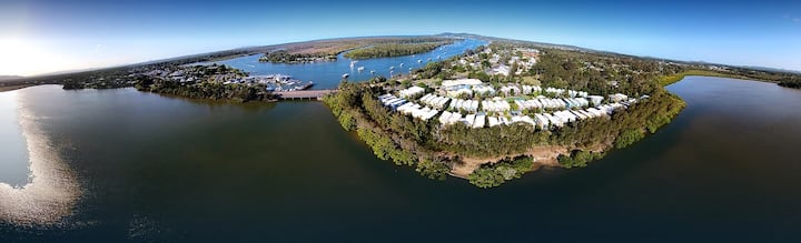 Noosa Lakes Townhouse With 3 Large Resort Pools - Noosaville