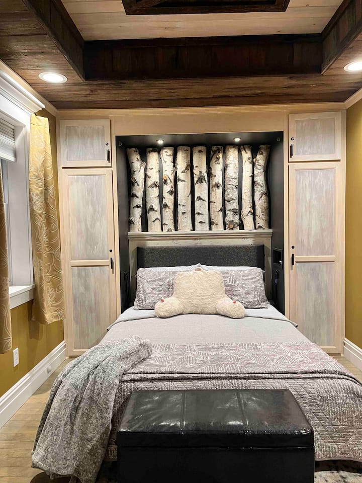 Oasis By Letchworth.
$90. Extra Br/$80(max 2 P/rm) - State of New York