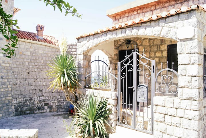 Beach House Privé - Montenegro