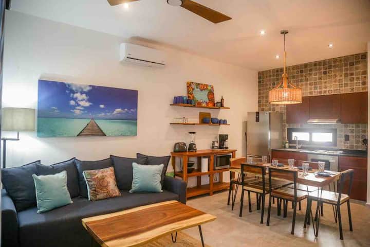 Elegant 1-bedroom Retreat W/rooftop Oasis & Pool - Bacalar