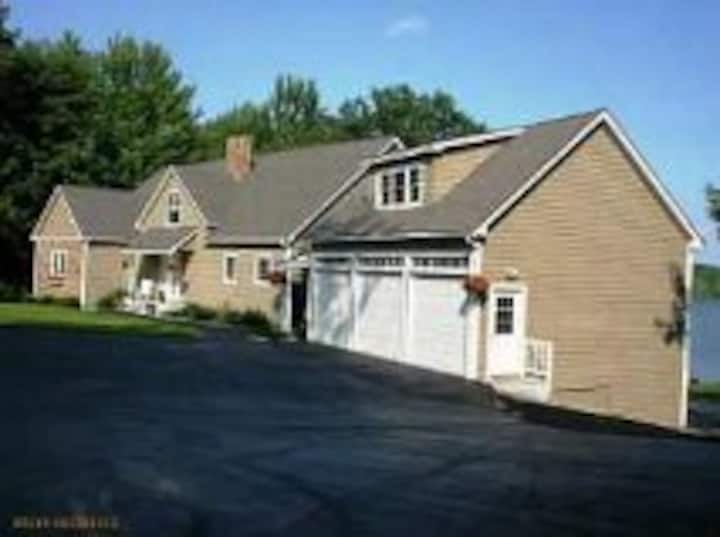 Beautiful Large Modern Home - Livermore, ME