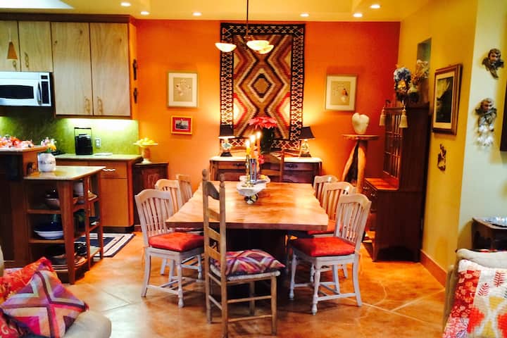 Boho Chic Redstarretreat& Sky King Suite. Lush - Petaluma, CA