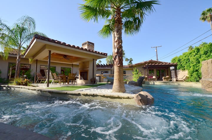 Pool With A Lazy River!! - Palm Springs