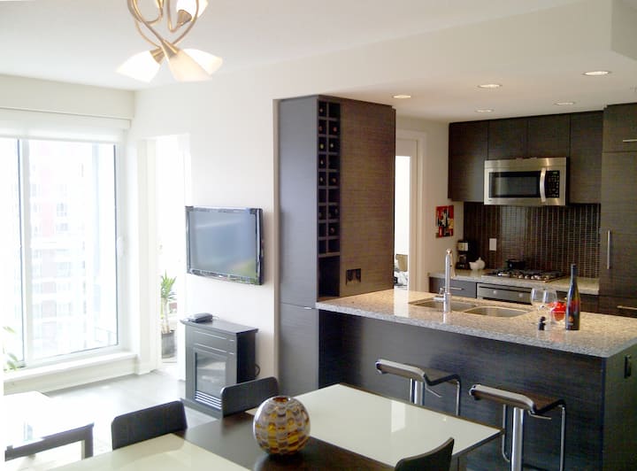 Downtown 1bed+den, Stylish & Modern - Vancouver