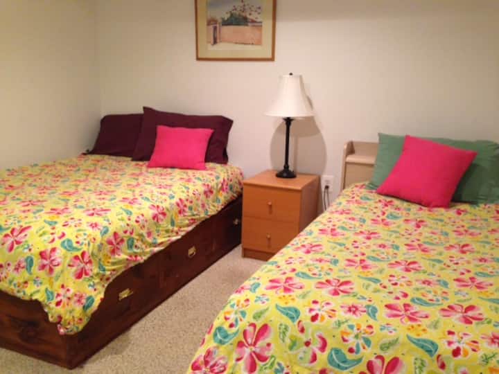 Delightful, Clean & Spacious W/bath - Livingston, NJ