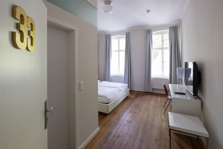 Stilvoll Eingerichtetes Boutiquehotel Zimmer - Berlin