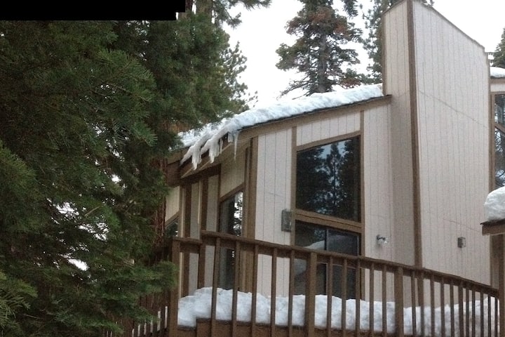 Spacious Mountain Retreat Near Lake , Ev Charger . - North Lake Tahoe, CA