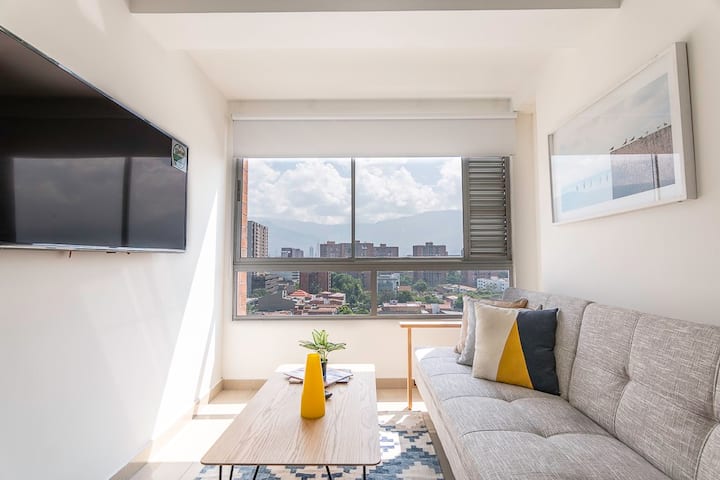Unique Location: Near Metro Station Apartment 1101 - Medellín