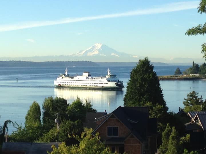 Walking Distance To Ferry & Winslow - Guest suites for Rent in ...