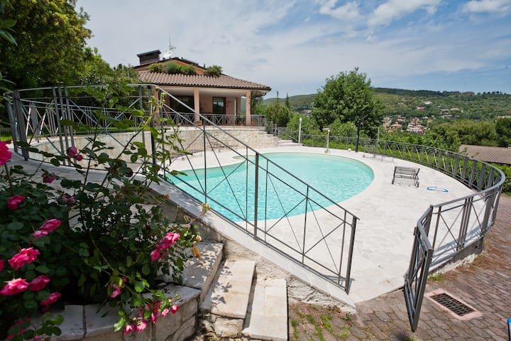 Perouse: Villa Avec Piscine - Perugia