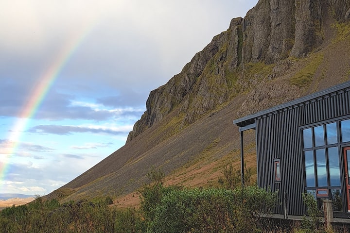 Mountain Cottage With Amazing View - Islândia