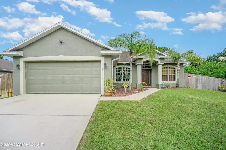 A Perfect Cozy 4 Bedrooms Private Villa - Palm Bay
