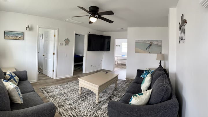 Renovated 2 Bedroom Bungalow 5 Min Walk To Beach - Kill Devil Hills, NC