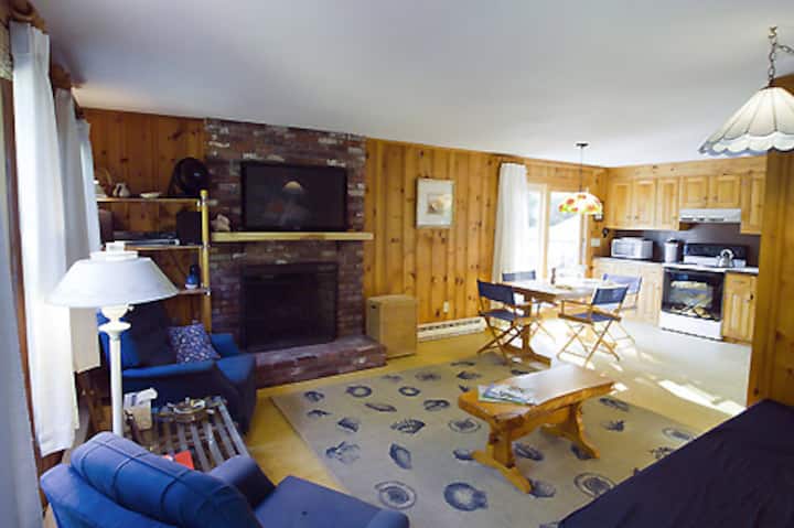 Bayside Home, Secluded, Private Beach - Wellfleet, MA