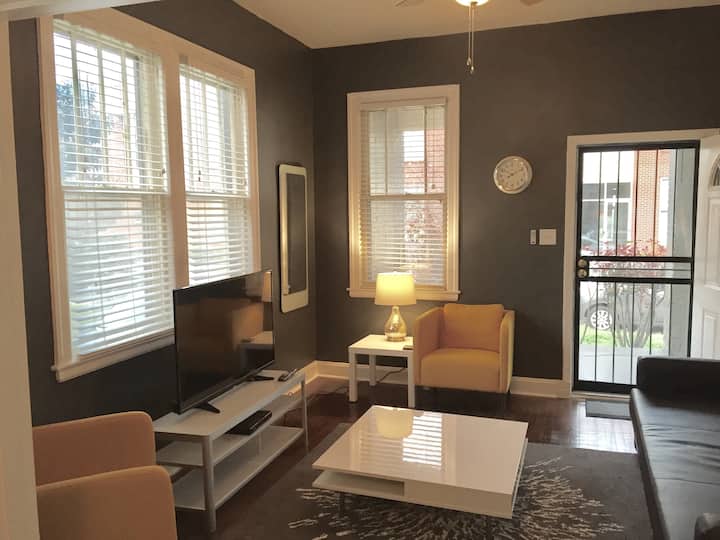 Cozy Apartment #1 In Hip, Walkable Cooper Young - Memphis, TN