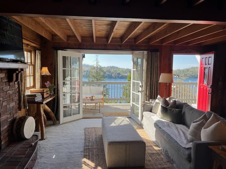 Charming Family Friendly Cottage With Lake Views - Running Springs, CA