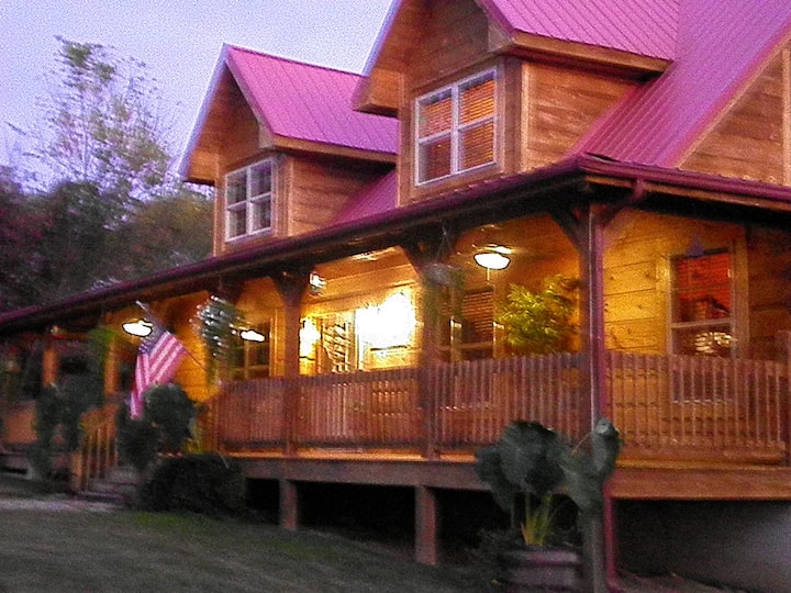 Cozy Two Bedrooms, Full Bath And Loft - Lynchburg, TN
