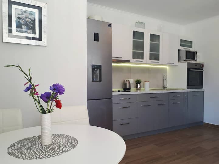 Silver Apartment • Authentic Stone Village View - コールチュラ島