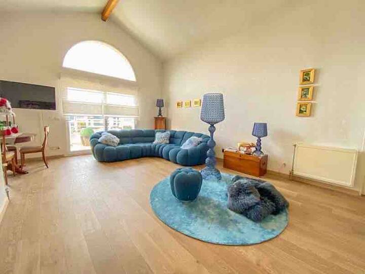 Appartement In Penthouse Near Geneva, Un & Palexpo - Ferney-Voltaire