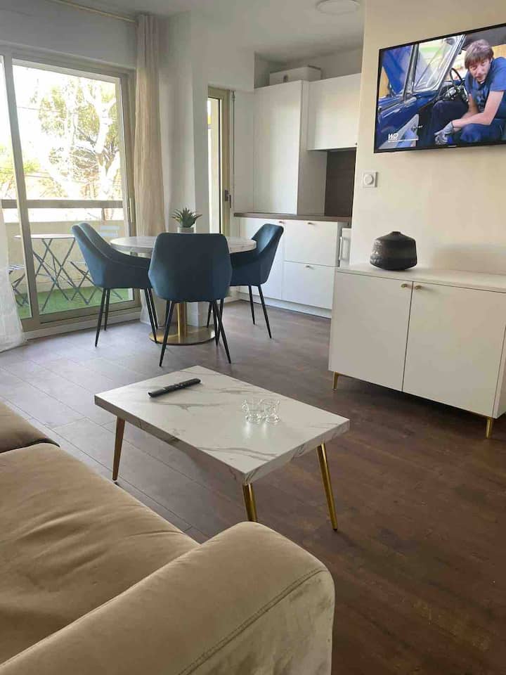 Studio Proche De Port Frejus Et Des Plages - Fréjus