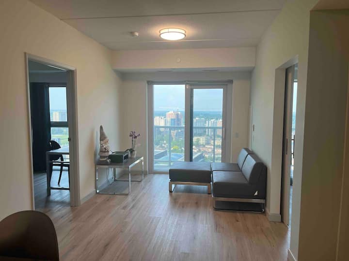 Luxury 2b1b Apartment Highest In Waterloo - Waterloo