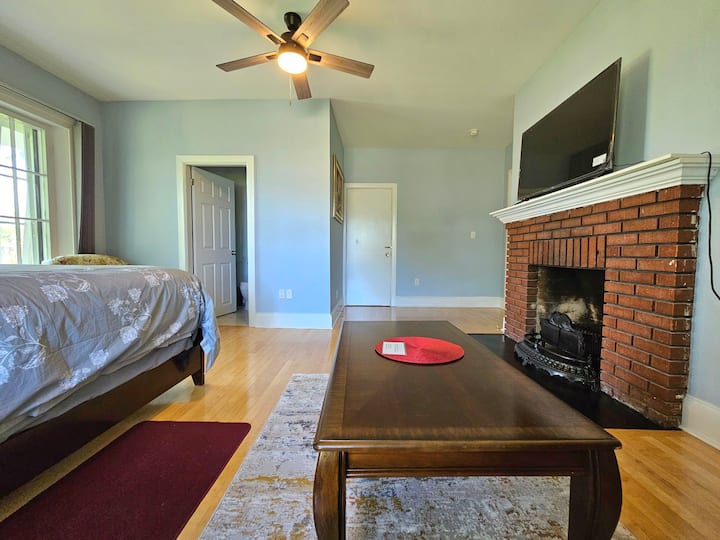Room 102 - Summerside