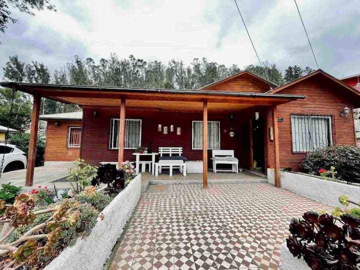 Acogedora Casa · Cerca De La Playa Y Restaurantes - Algarrobo