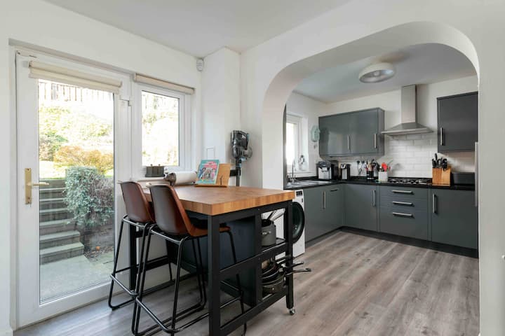 Charming House In Convenient Location For City - Edimburgo