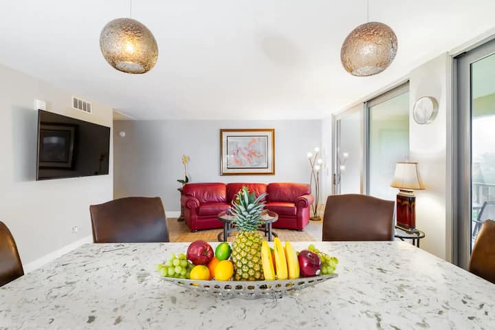 5* Romantic Luxury Getaway & Beach View - Marco Island