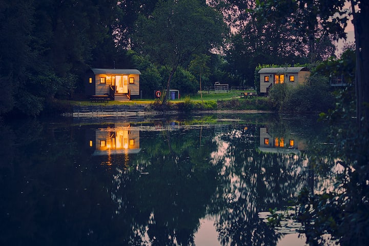 Shepherd's Hut (Willow) With Lake View - Marlow, UK