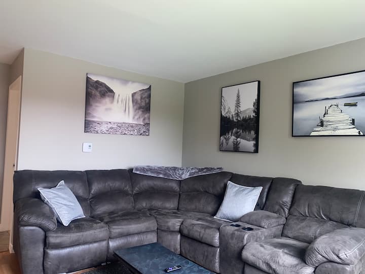 Comfortable 2 Bedroom Apartment With Free Laundry - University of New Brunswick Saint John (UNBSJ)