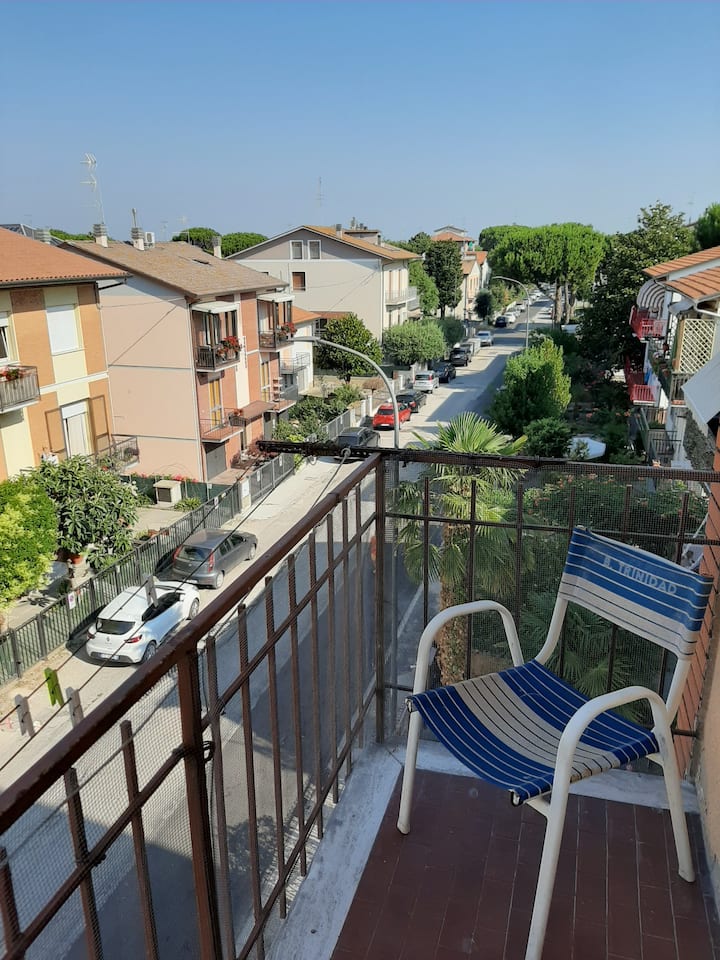 Grande Appartamento Marittimo Con Balconi - Ravenna