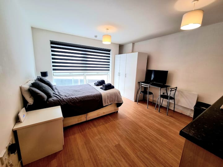 Studio Apartment In Gunwharf Quays - Gosport