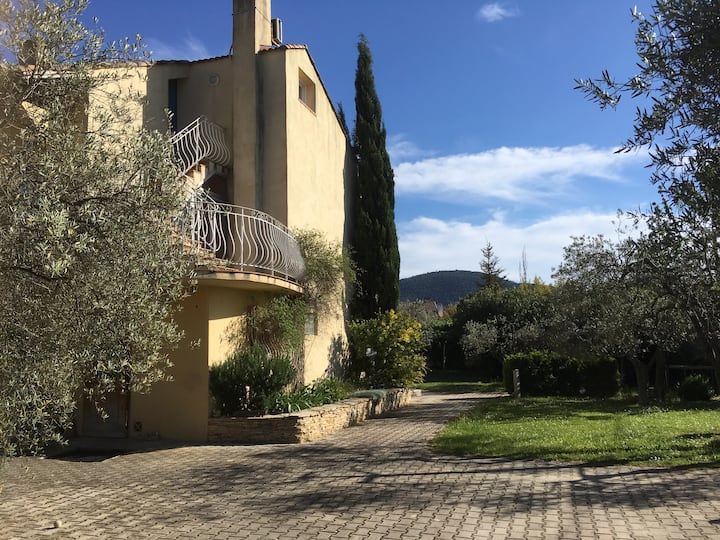 Joli T2 De Charme  Au Calme Entre Mer Et Colline - Gémenos