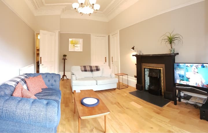 Elegant 1893 West End Flat With Garden Access - Glasgow