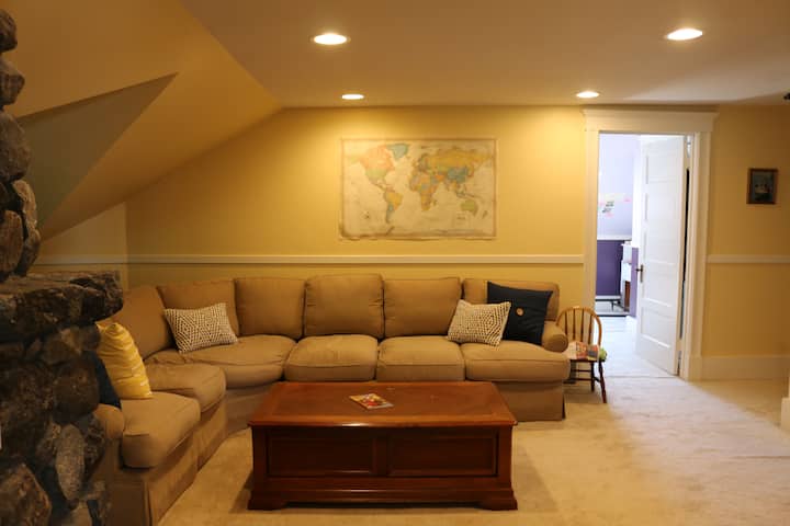 Blake's Bungalow- River Room - Salem, MA