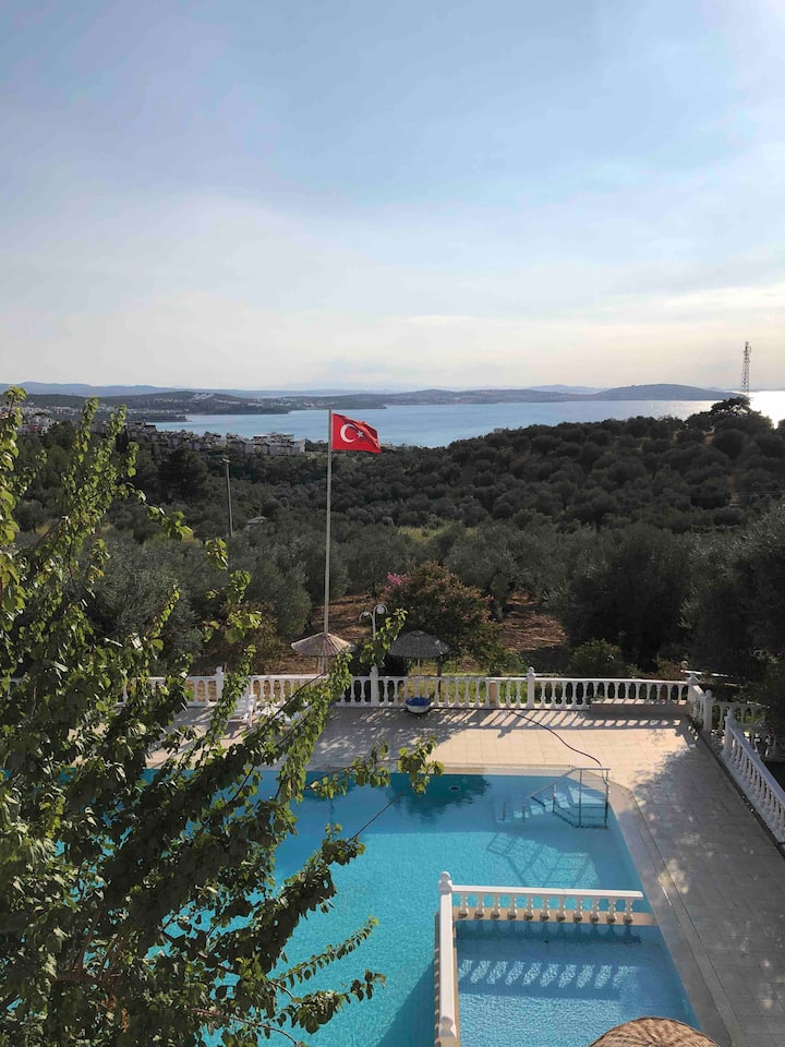 Maviyle YeÅŸilin BuluÅŸtuÄŸu Huzur Dolu Bir Villa - Burhaniye